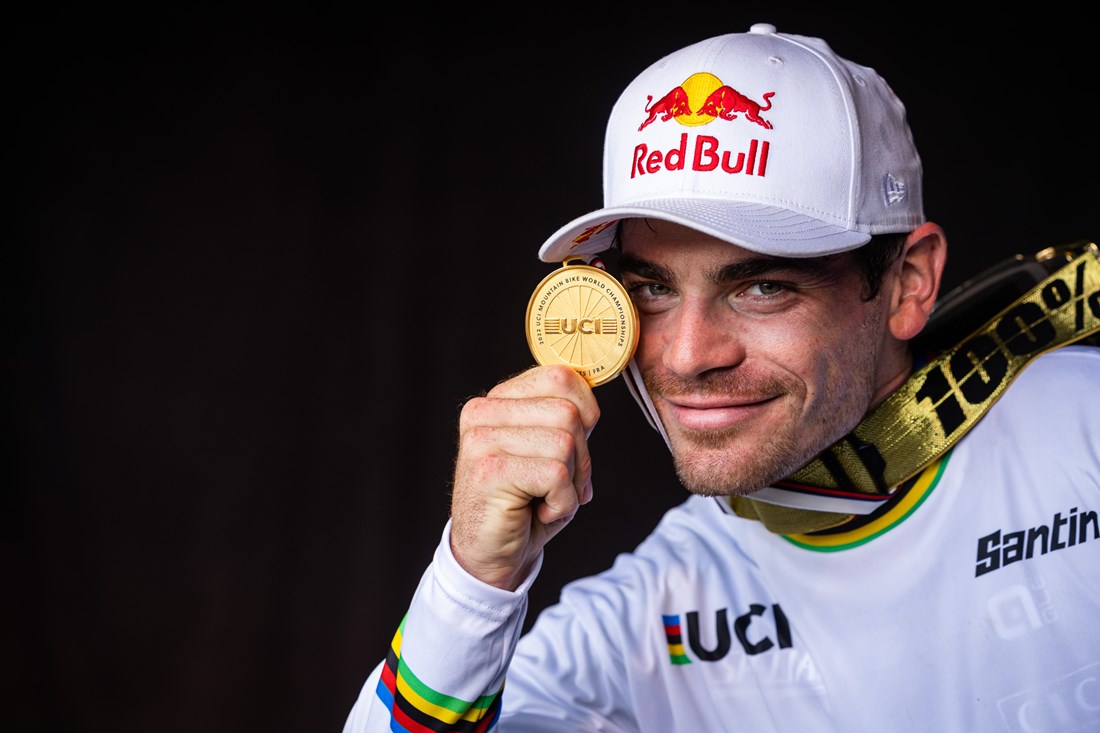 news_2022_loic bruni_weltmeistertitel_img01.jpg